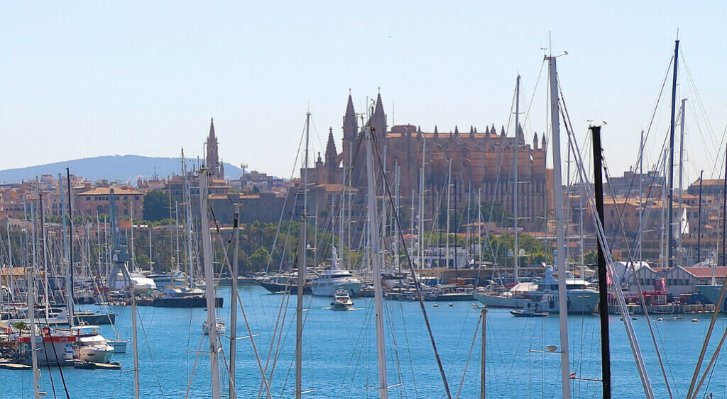 bahia-mediterraneo-palma-de-mallorca-restaurant-harbour-view-wide ...